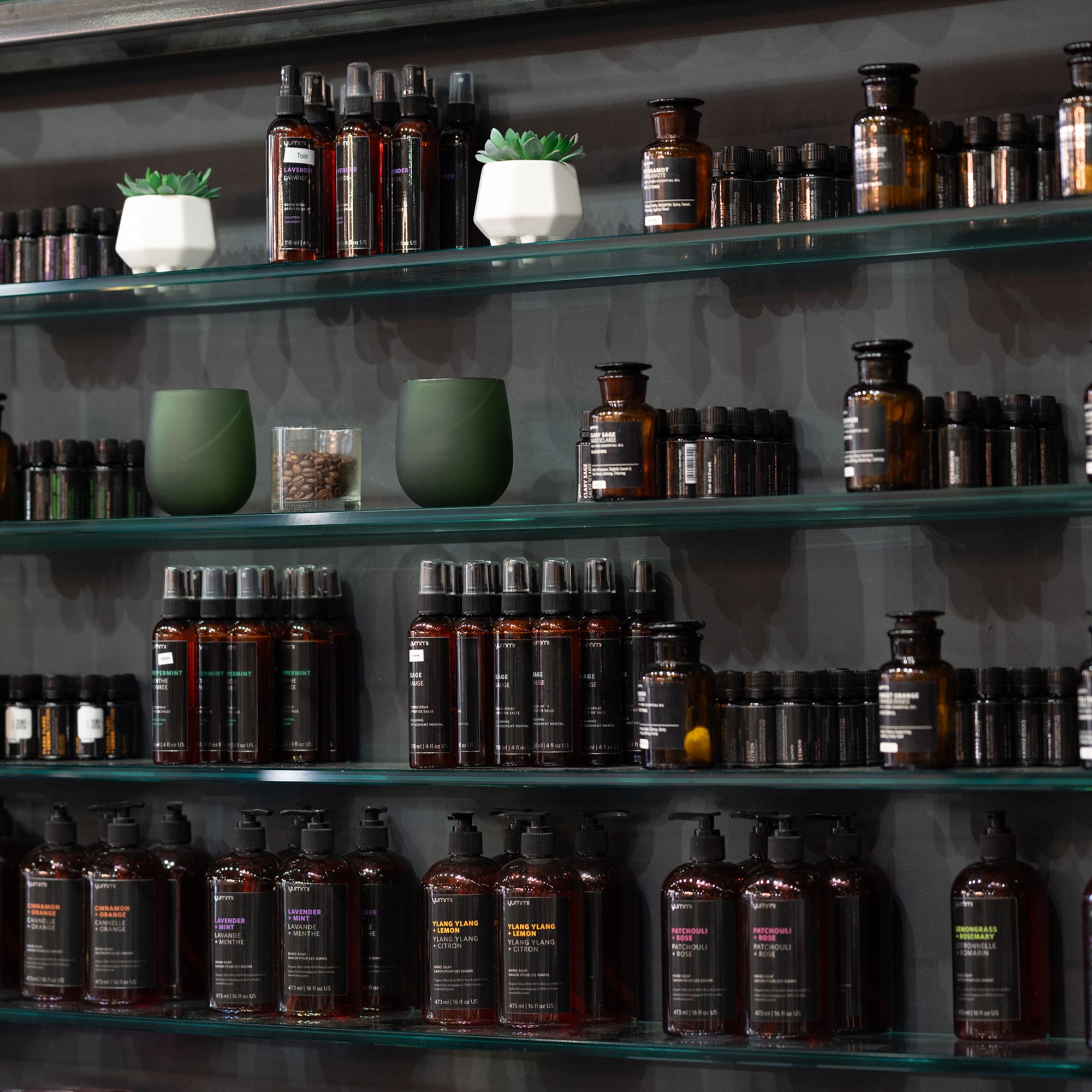 18 Floating Candles and 18 Monet Stem Holders